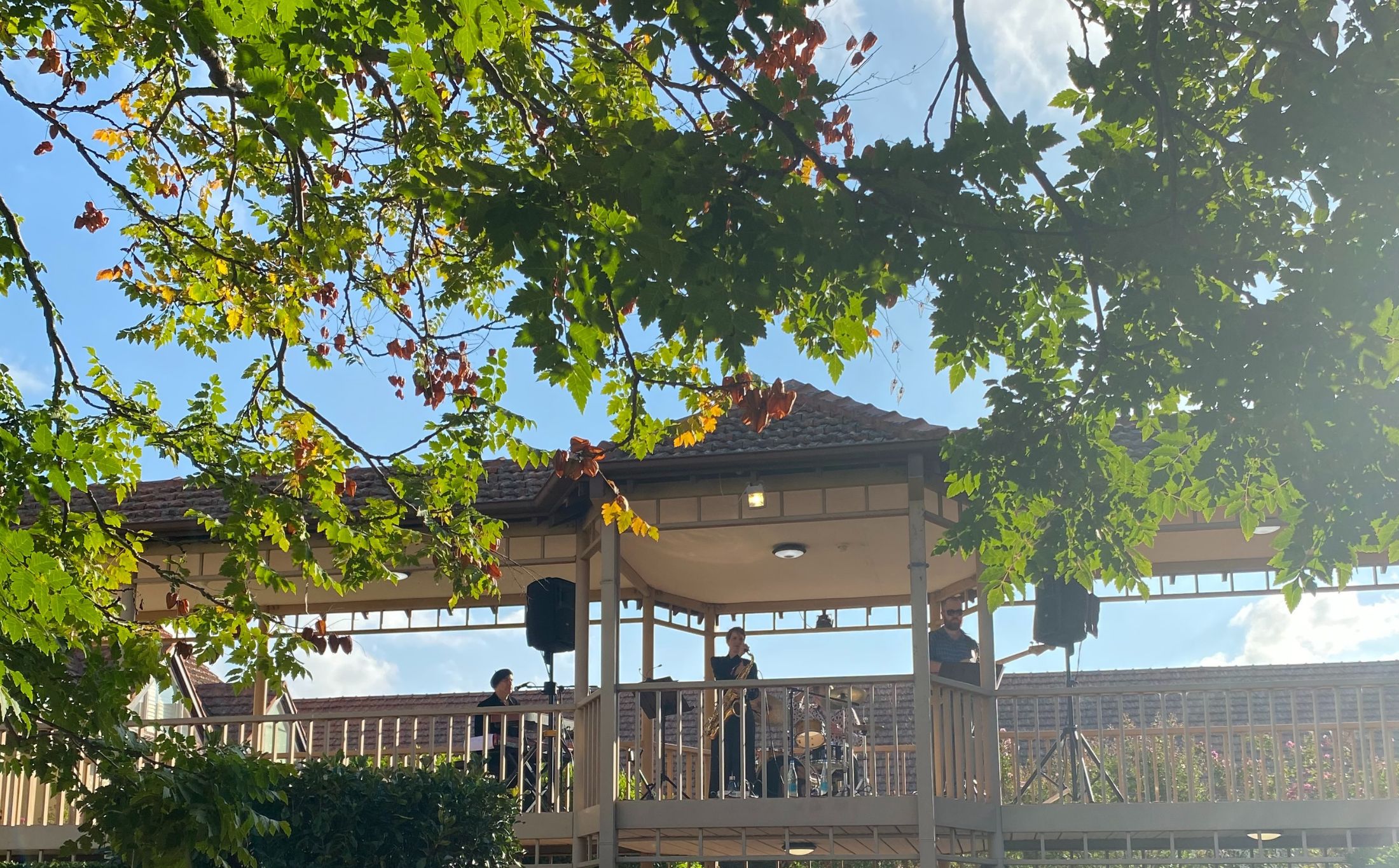 Courtyard Concerts at Mercure Canberra - Mercure Canberra