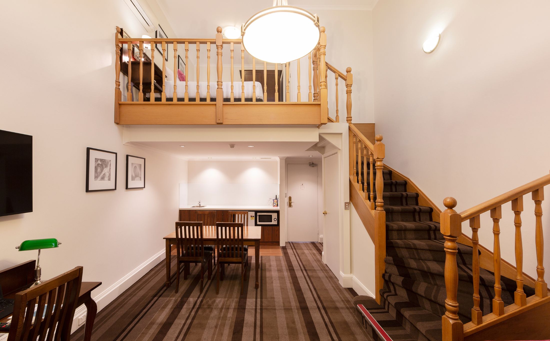 Executive Deluxe Loft Room - Mercure Canberra